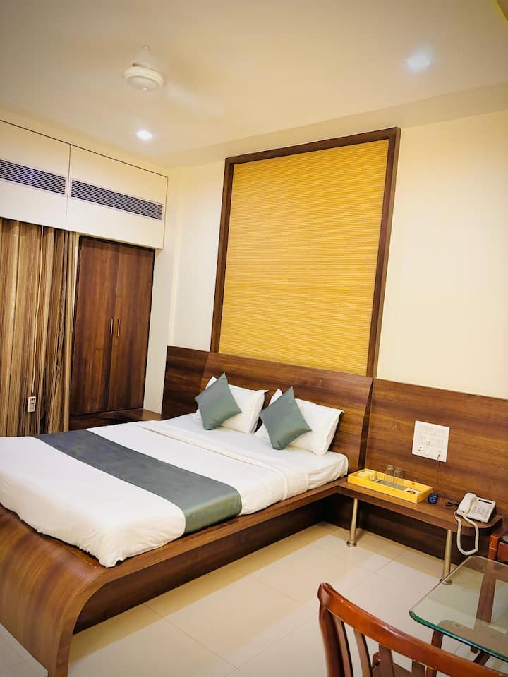 Deluxe Room Hotel Sai Shree - Shirdi