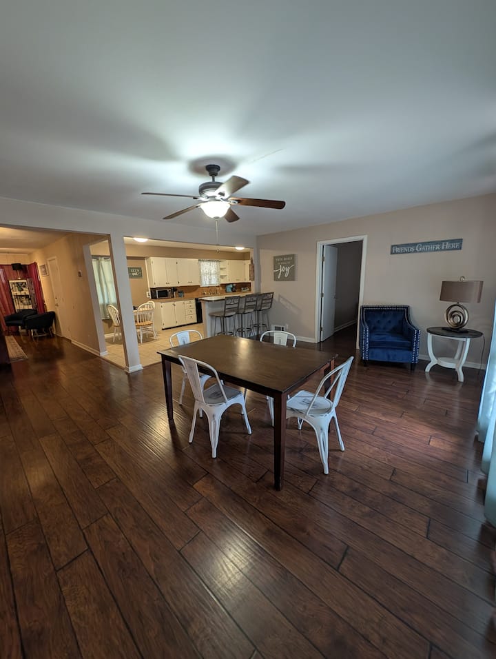 Spacious*pet Friendly*5 Mins Texas Tech*sleeps10 - Lubbock, TX