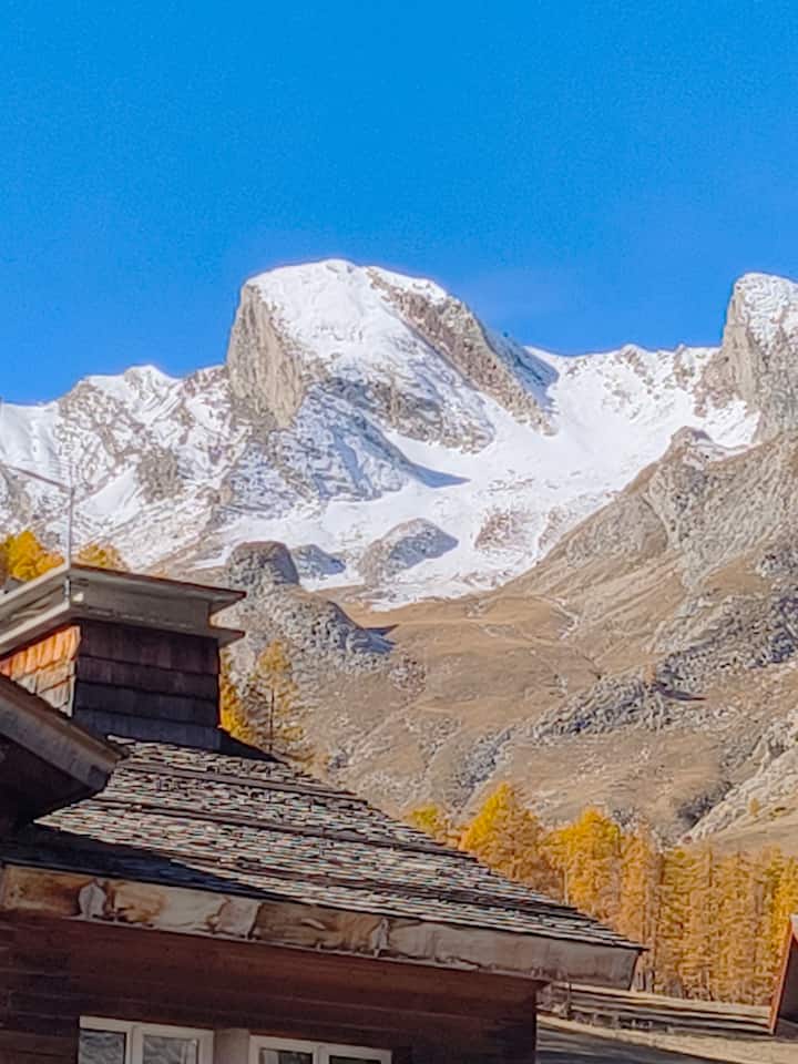 Centre Station La Foux Face Patinoire Et Caisse - Allos