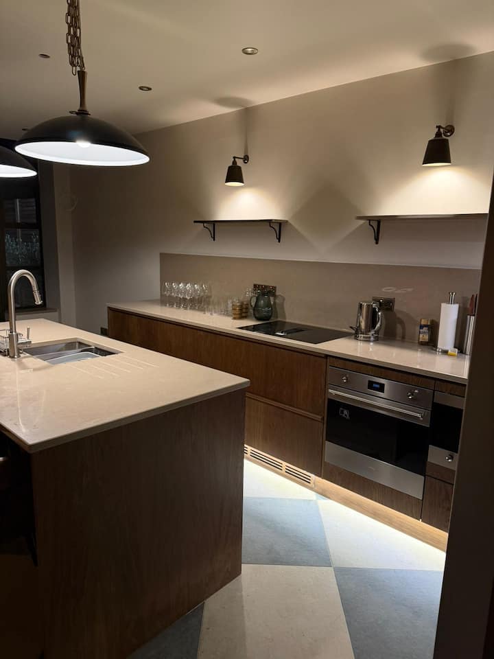 Stamford 3 Bed I Free Parking I Belmont Places - Rutland