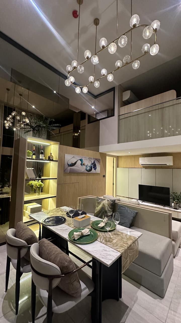 Luxroomสุดหรู2ชั้น เพดานสูง/86ตรม.2bath2bed/asoke - Bangkok