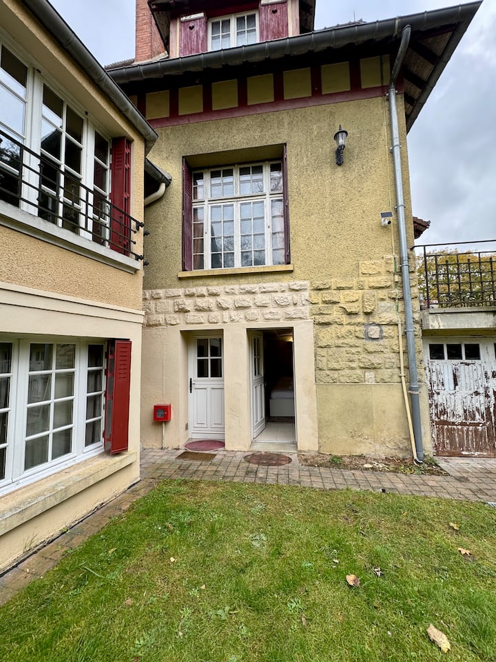 Charmant Studio - Parking - Jardin - Domaine Privé - Marly-le-Roi