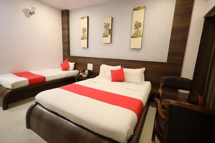 Super Deluxe Room - Hotel Sai Shree - Shirdi