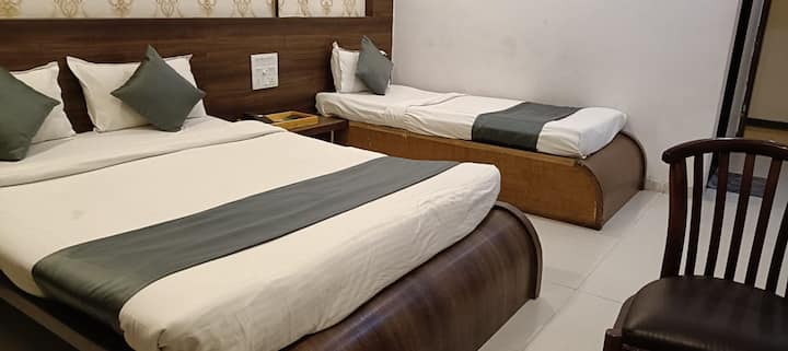 Family Suite Room Hotel Sai Shree - Shirdi