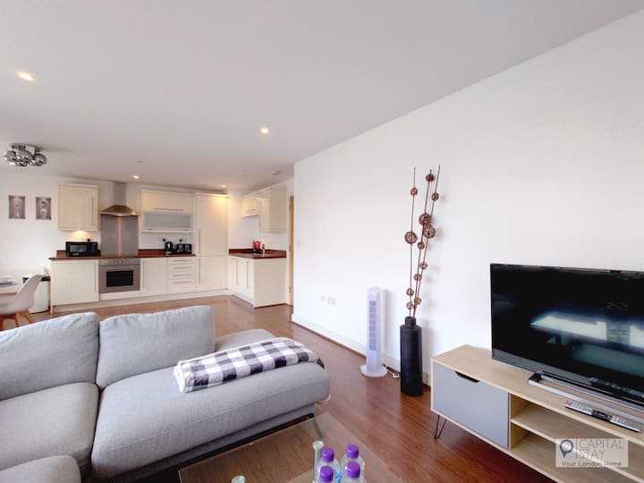 Two Bedroom Apartment In Gallions Reach - Woolwich
