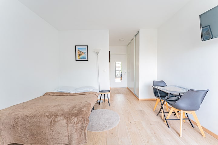 Studio Moderne Paris / La Defense - Courbevoie