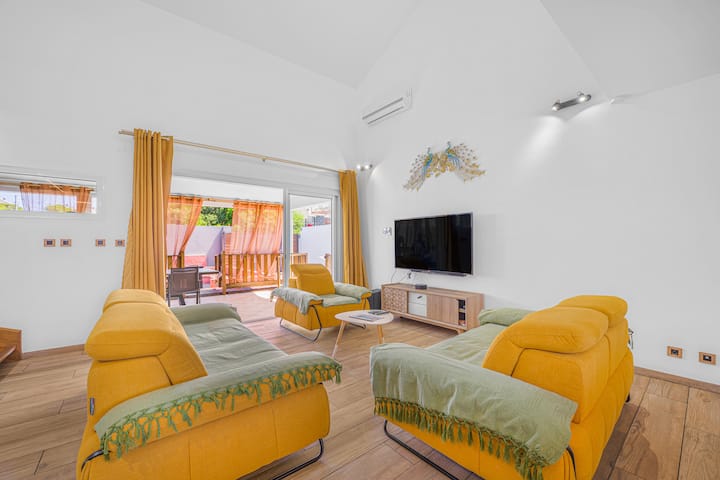 Villa Terre-sainte Avec Vue Mer Et Piscine Privée - La Réunion