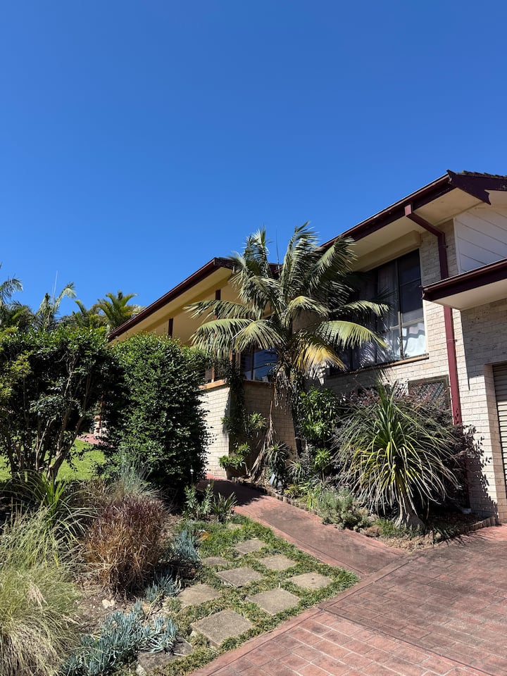 Avon Beauty…a Home Away From Home In Forster - Forster