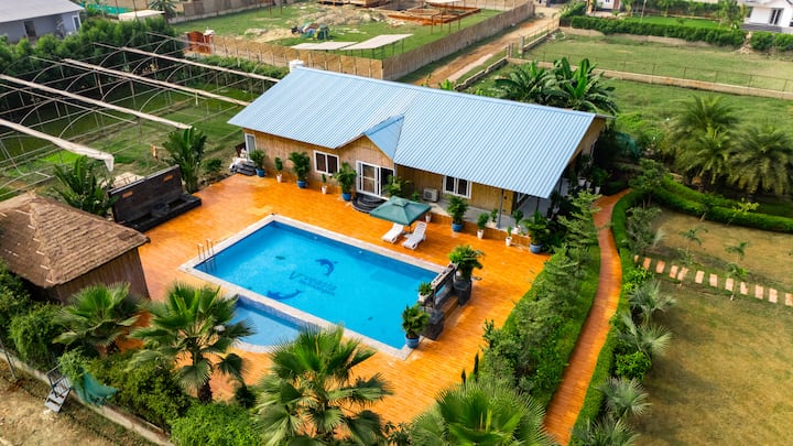 Alaya Stays Farmhouse With Pool, Garden & Gazebo - Noida