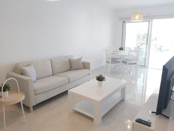 Dinglis Residences 302 - ラルナカ