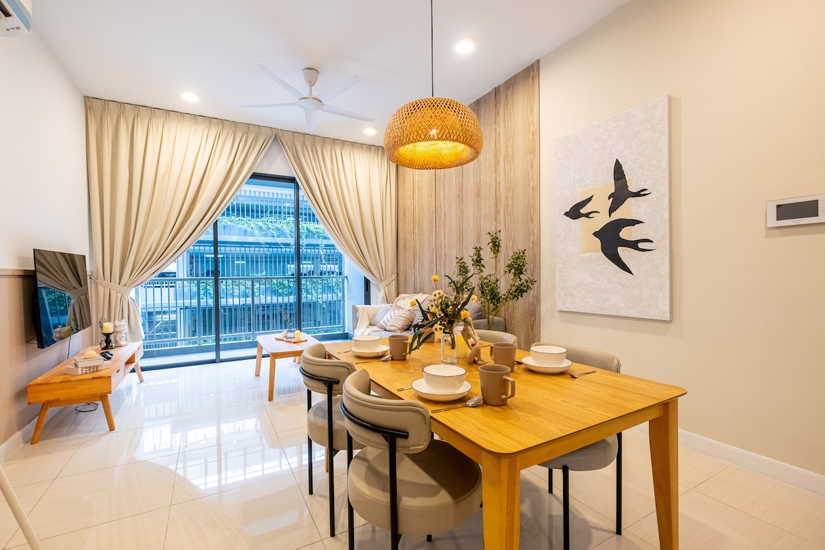 Zebra in Space Hideout with Planet 1 min walk -MRT - Airbnb