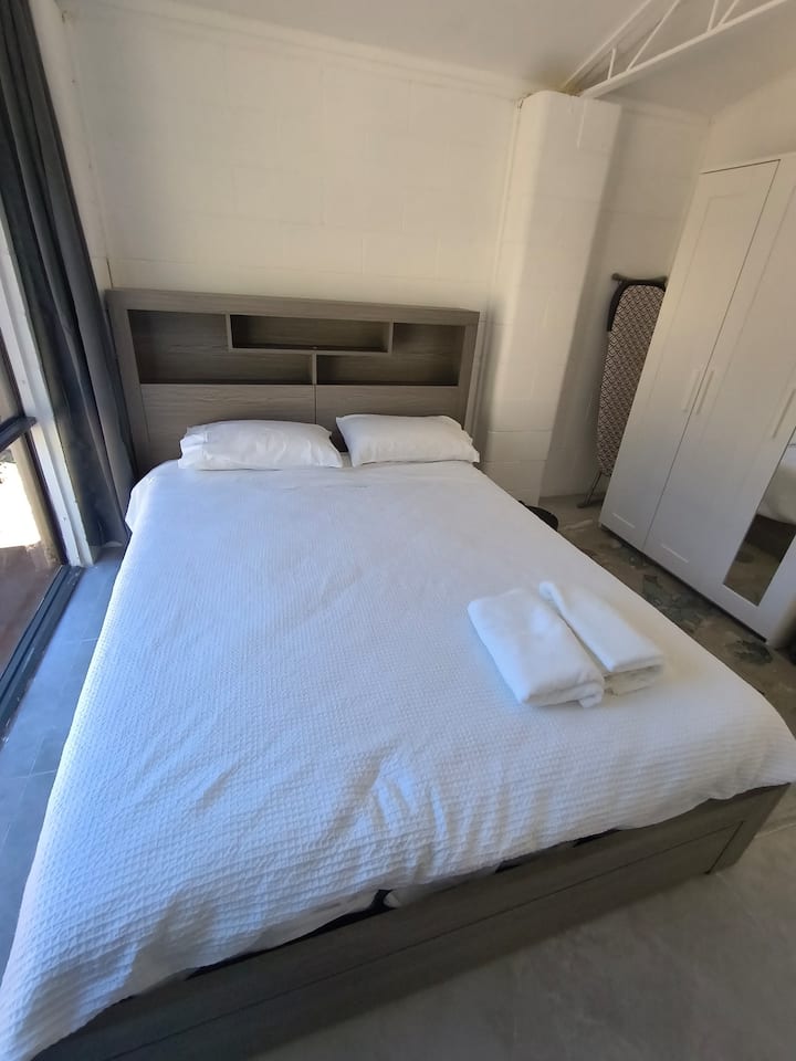 Private Detached Studio -Near Hospital&city-2 Beds - Toowoomba