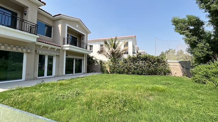 Exclusive Golf Villa 5br With Pool & Game Room - Dubai
