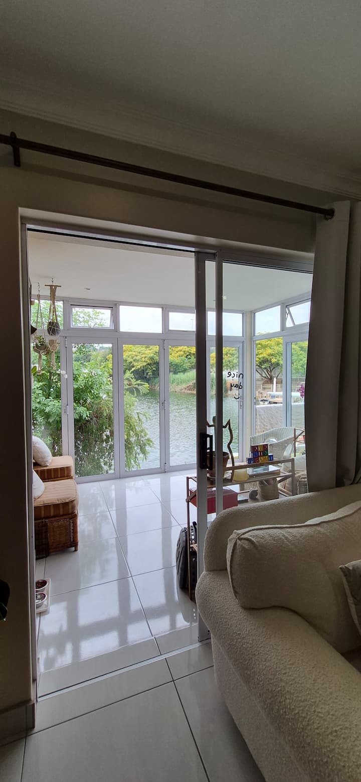 Cozy, Tranquil Stay - Close To Or Tambo - 프레토리아