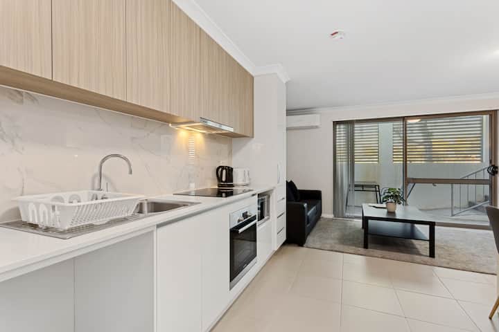 Modern Apart Near Shops | Central Rockingham - Rockingham