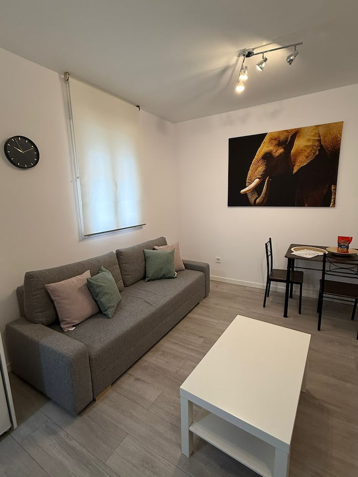 Apartamento En Estrecho (Lope De Haro) - Madrid