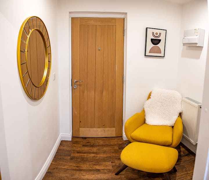 Hayy Retreat Stylish Long Term Discounted - Huddersfield