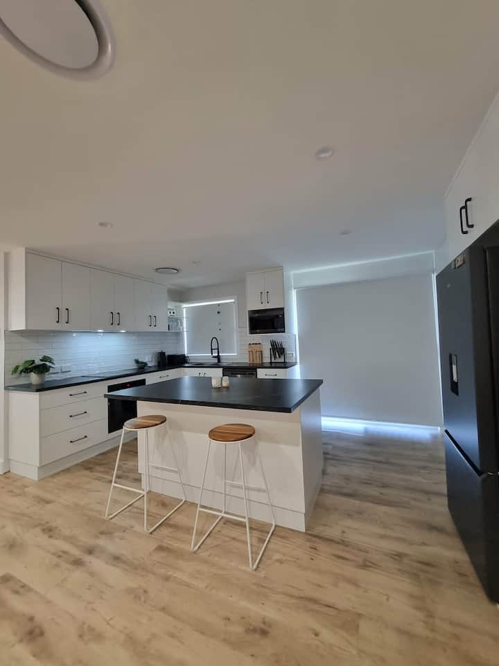 Sheik Oasis - Lightning Ridge