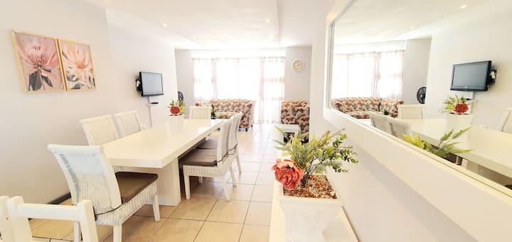 Point Break 3-7 Sleeper Apartment - Mossel Bay