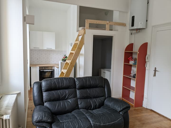 Studio Cosy Avec Mezzanine Et Petite Terrasse - Challes-les-Eaux