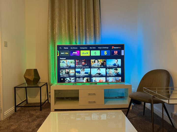 Wakefield City Centre 2-bed House With Ensuite - Wakefield