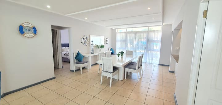 Point Break 4-7 Sleeper Apartment - Mossel Bay