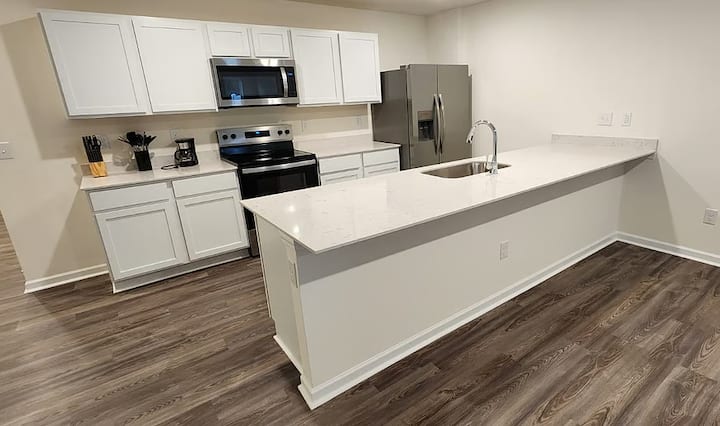 Monthly Rental: Brand New Home, Great Location - Hickory, NC