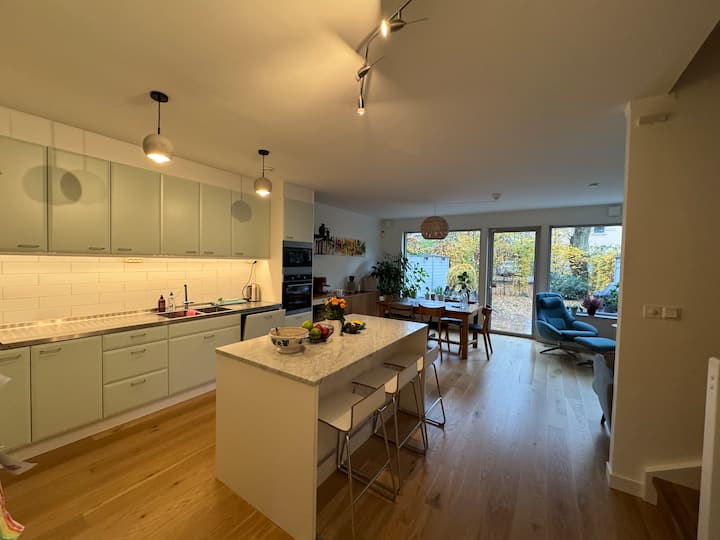 Hus I Centrala Stockholm Med Trädgård & Takterrass - Stockholm