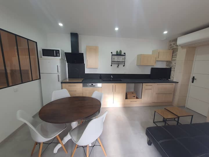 Studio 35m², Au Calme, Proche De Toute Commodité - Montceau-les-Mines