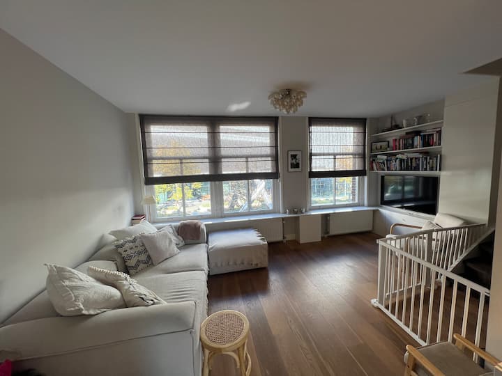 Zonnig En Ruim Appartement In Amsterdam-zuid - Amsterdam