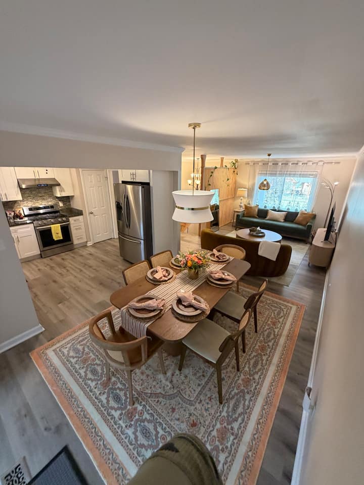 Modern & Peaceful Smyrna Retreat - Smyrna, GA