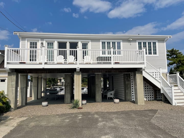 Waves End - Beachfront Cottage In Fairfield - Fairfield, CT