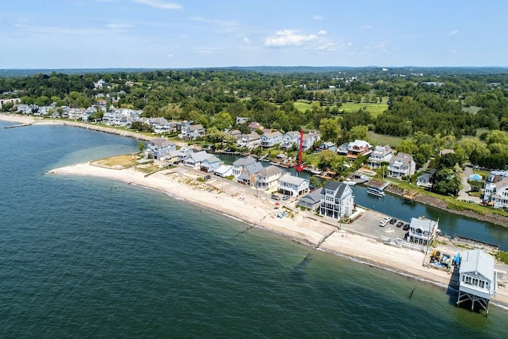 Waves End - Beachfront Cottage In Fairfield - Fairfield, CT