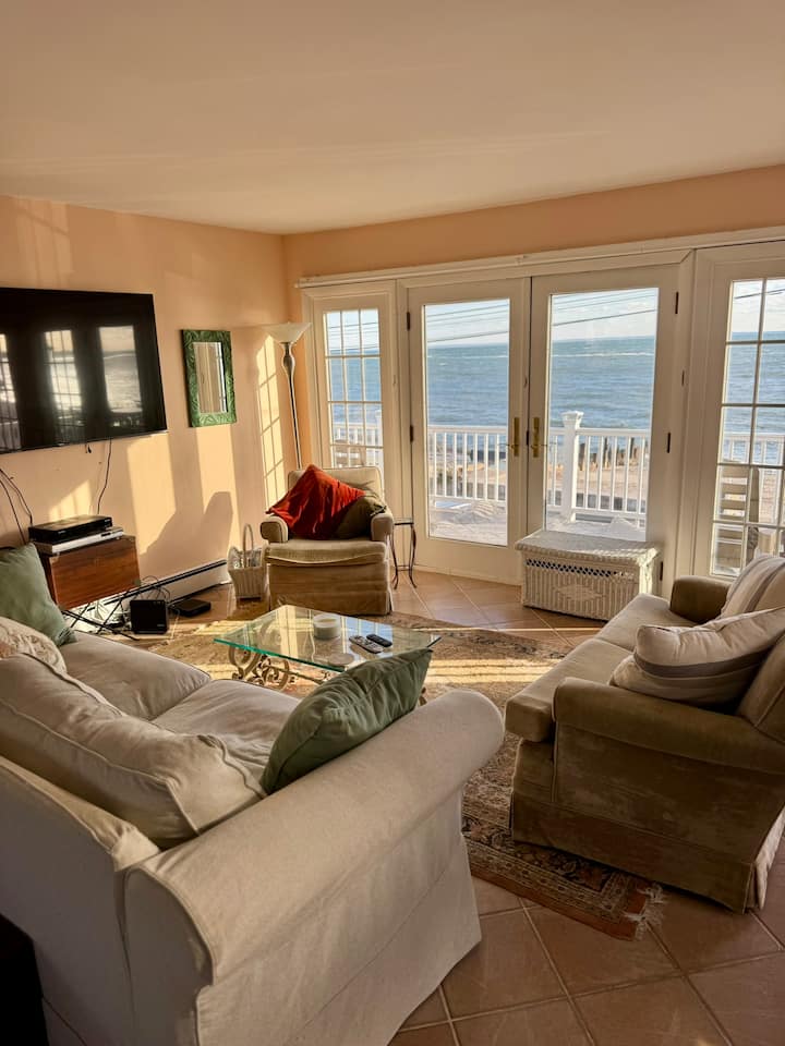 Waves End - Beachfront Cottage In Fairfield - Fairfield, CT