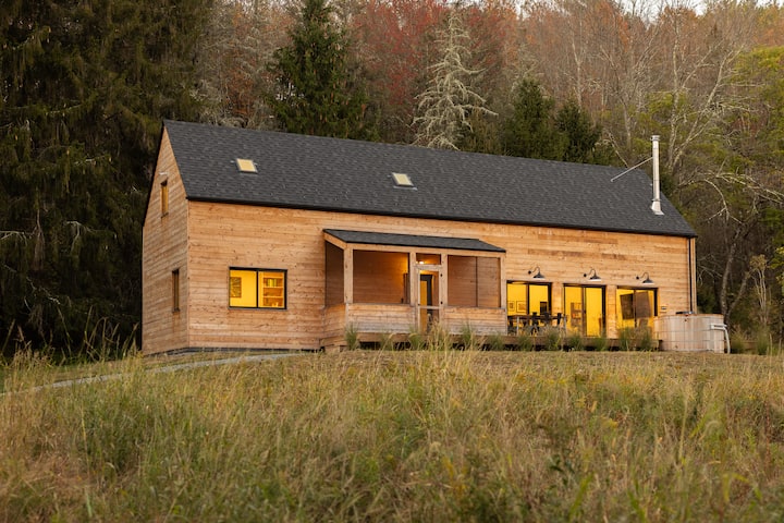 Modern Huts Cabin | Red Cedar Hot Tub | Creek - Bethel, NY