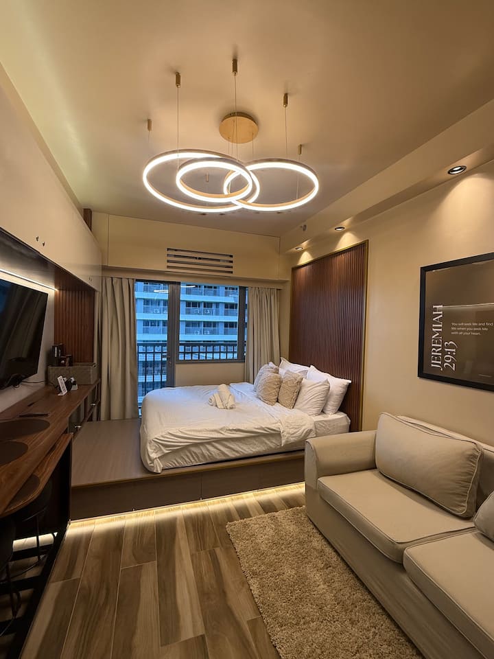 Rare Find Studio • Ps5 + 300mbps Wifi | Fame Res - Pasig