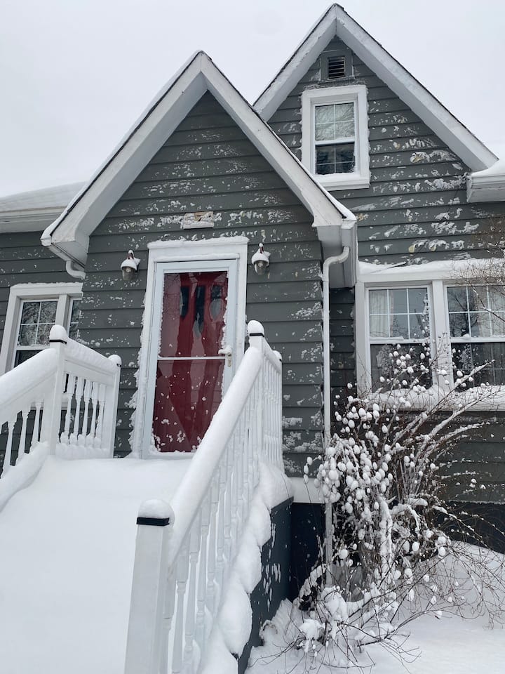 The Family Palace - Thunder Bay