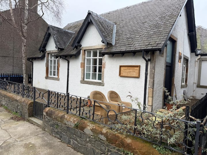 Home In Peebles Town Centre - Innerleithen