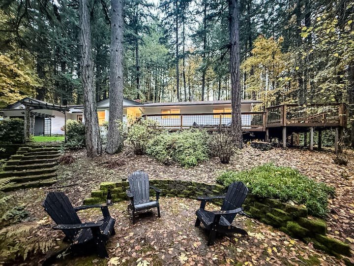 New Listing! 3 Bedroom Retreat W/ Private Hot Tub - Dundee, OR