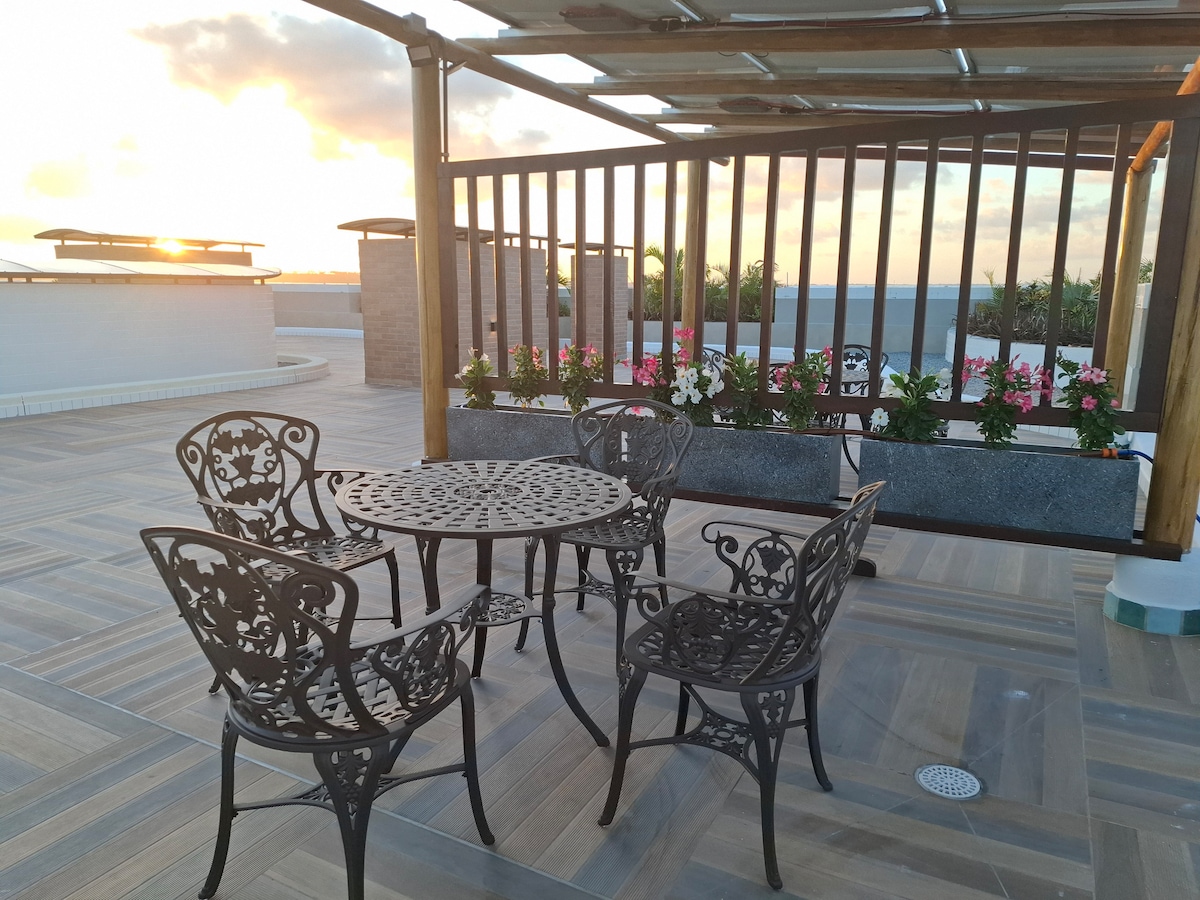 Prestige Beach Apartment I French I 2Q Suite I 2 Cars - Flats for Rent ...