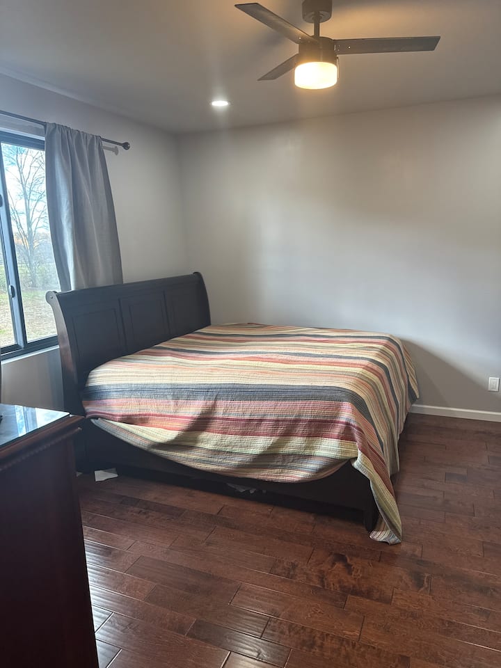 Room For Rent. Also 25 Acres With Tree Stands! - Butler, PA