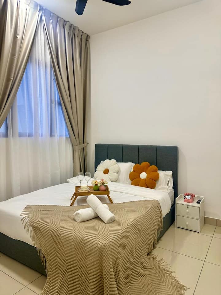 Trion MUJI mit Netflix @ in der Nähe von TRX, KLCC, MRT - Airbnb