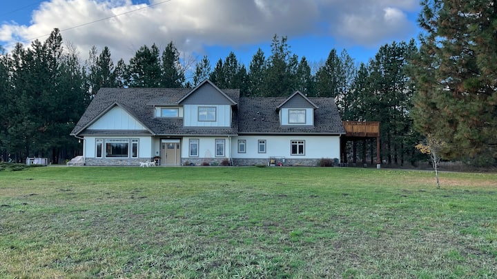 Riverview Studio - Grand Forks