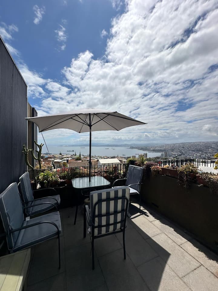 Loft Con Vista Al Mar Y Piscina En Cerro Alegre - Valparaíso