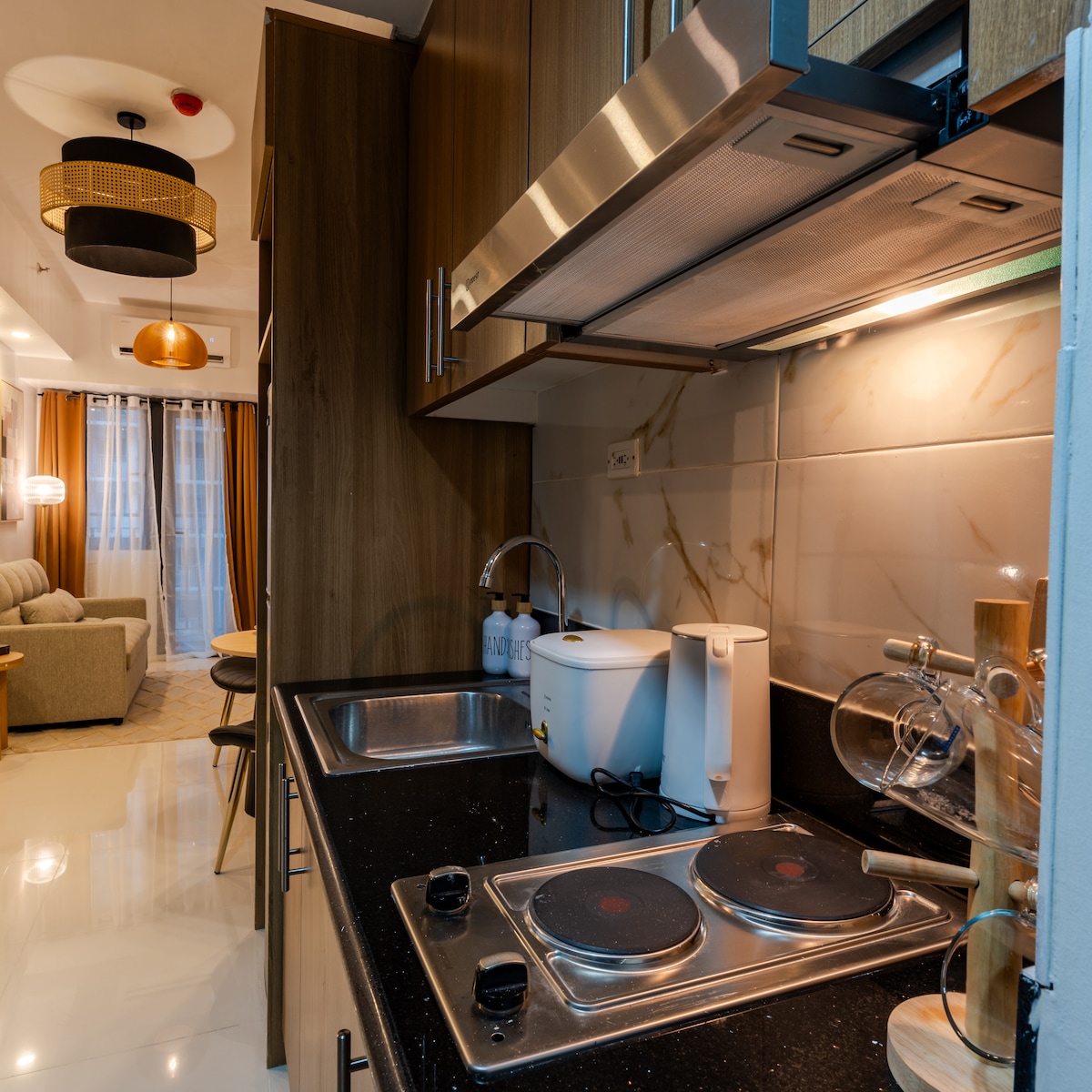 Suítes de Jelyn por Design & Den - Airbnb