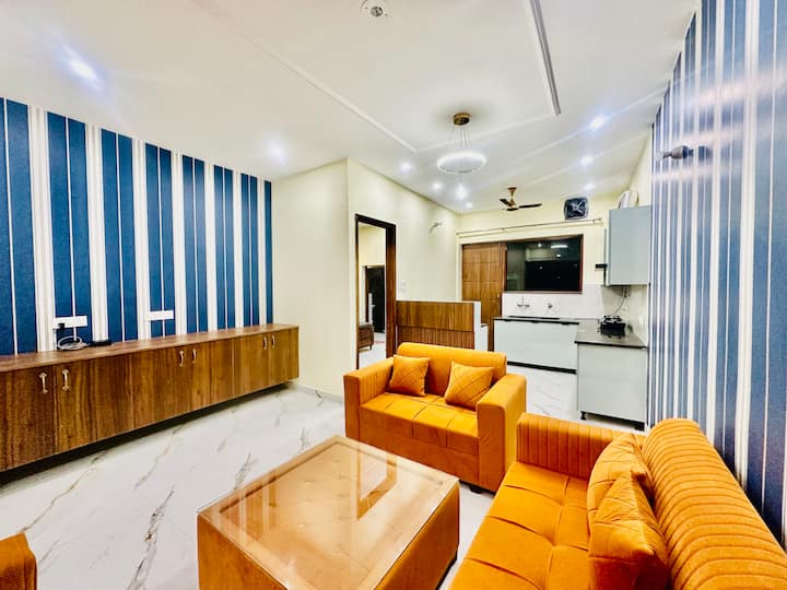 Cozy 1bhk | Cp67 & Airport - Sahibzada Ajit Singh Nagar