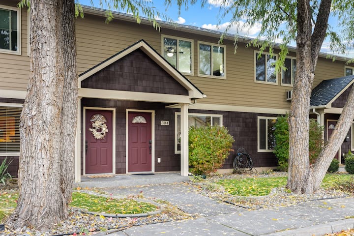 Peaceful Downtown Gem With Fireplace & Patio - Coeur d'Alene, ID