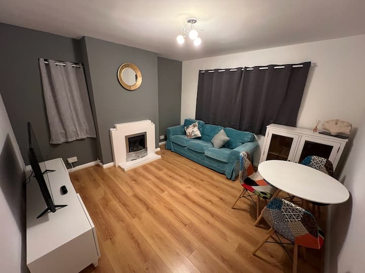 Large & Comfort Apartment @ Earley - Reading