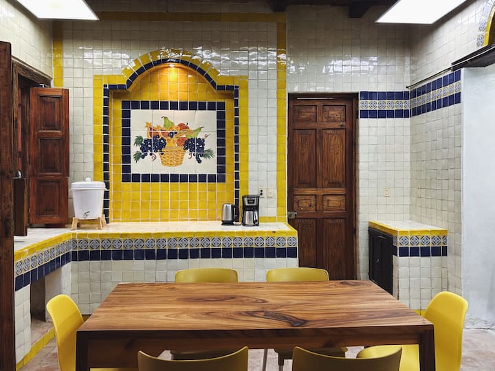 Cocina Auténtica, Patio Central, 6 Habitaciones. - San Cristóbal de las Casas