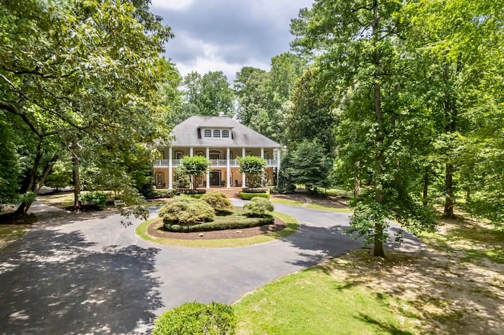 Charming 12,000 Sqft Marietta Mansion On 5 Acres - Marietta, GA